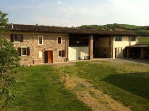 Parmesan farm stay in Parma castle b&b, Modena and Bologna apartment stay.